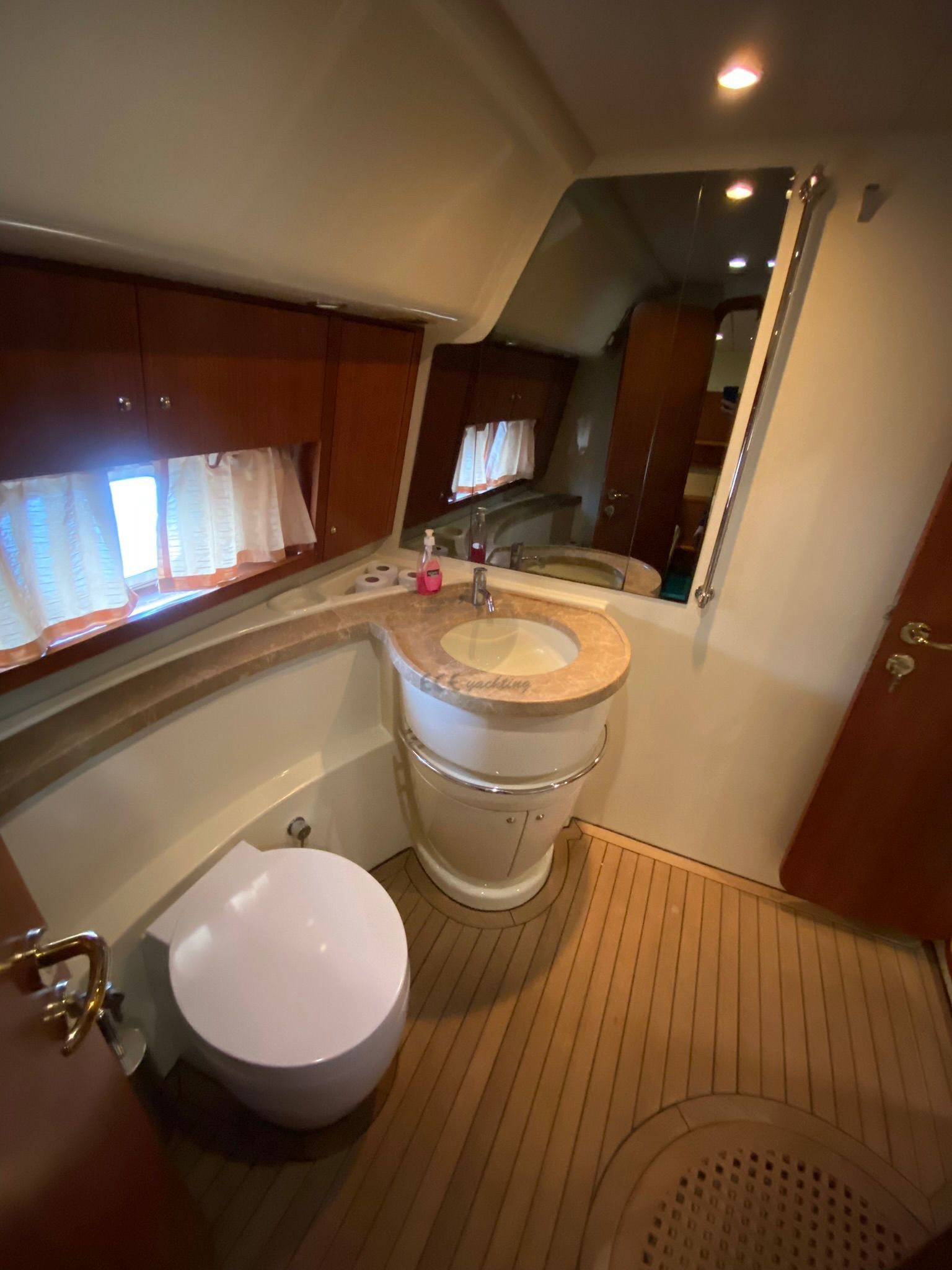 BONUS MOTOR YACHT