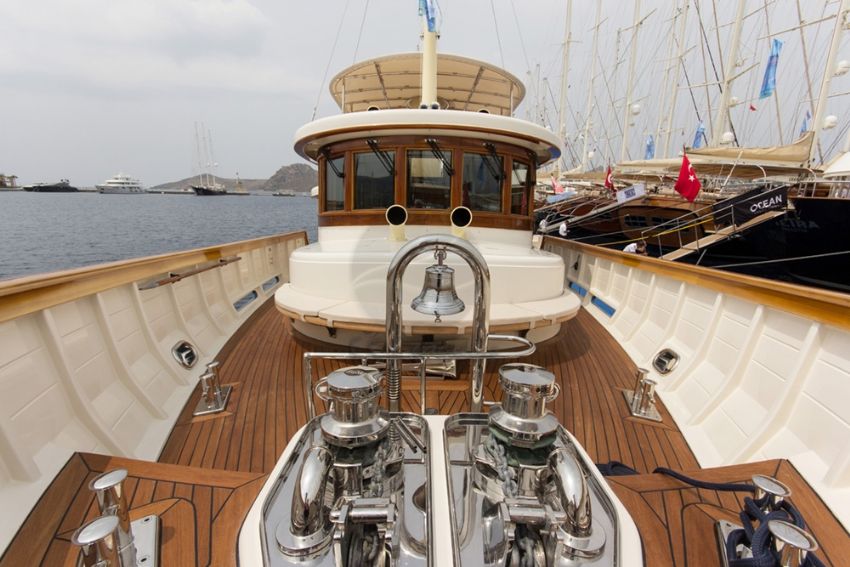 LARIMAR TRAWLER